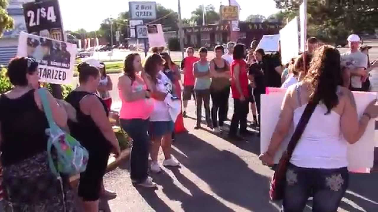 Dillon Taylor Police Shooting Protest - YouTube
