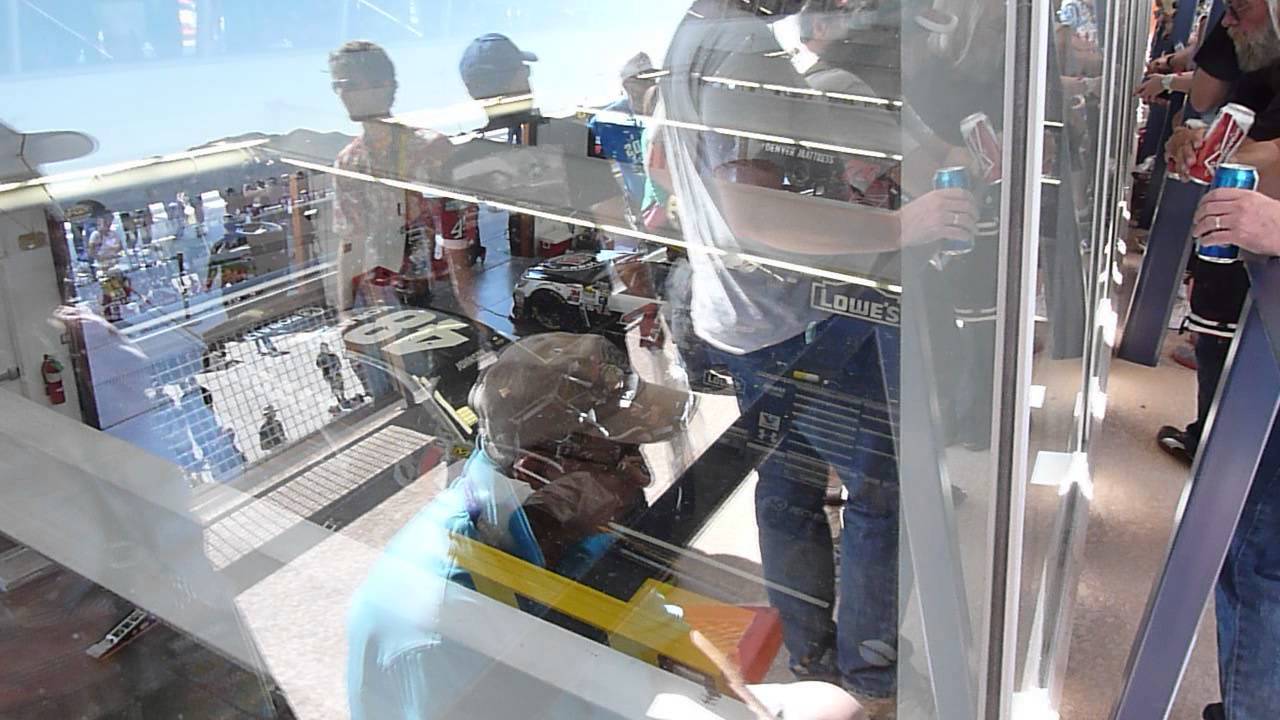 NASCAR XFinity @ LVMS 2015: Neon Garage 1 - YouTube