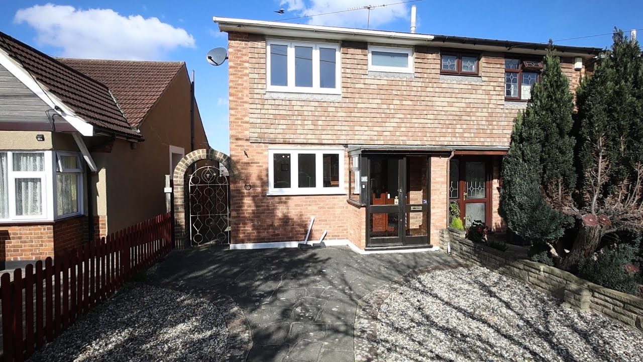 Cranham Gardens, Upminster, RM14 1JN - YouTube