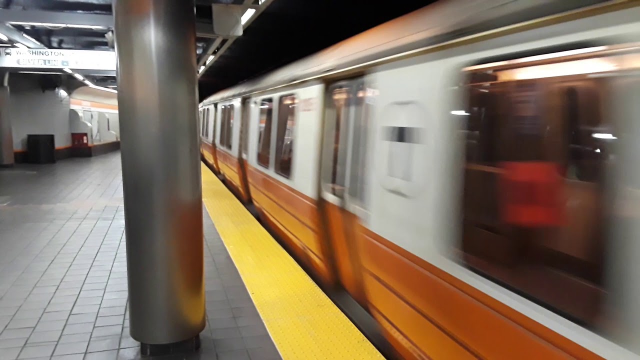 MBTA Orange Line Hawker Siddeley 01200 Series Arriving at Chinatown ...