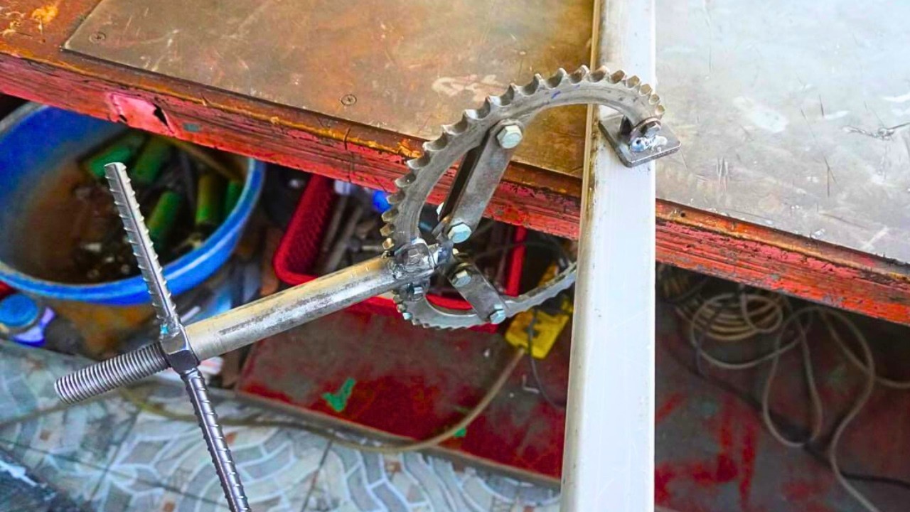 How to Make a Strong DIY C Clamp – Tips for Perfect Locking! - YouTube