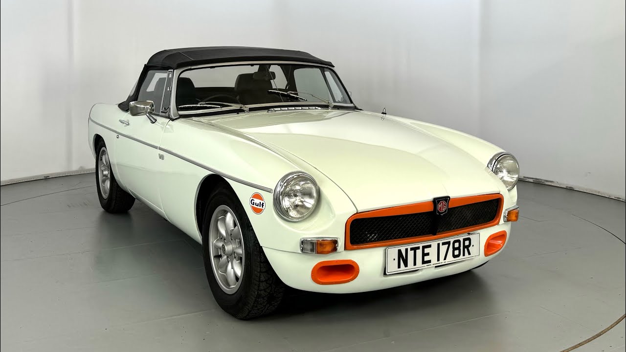 MG BGT V8 - YouTube
