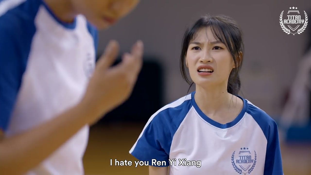 Peishi slaps Ren Yi Xiang - YouTube