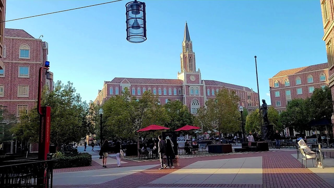 Campus tour of the University of Southern California's residential ...