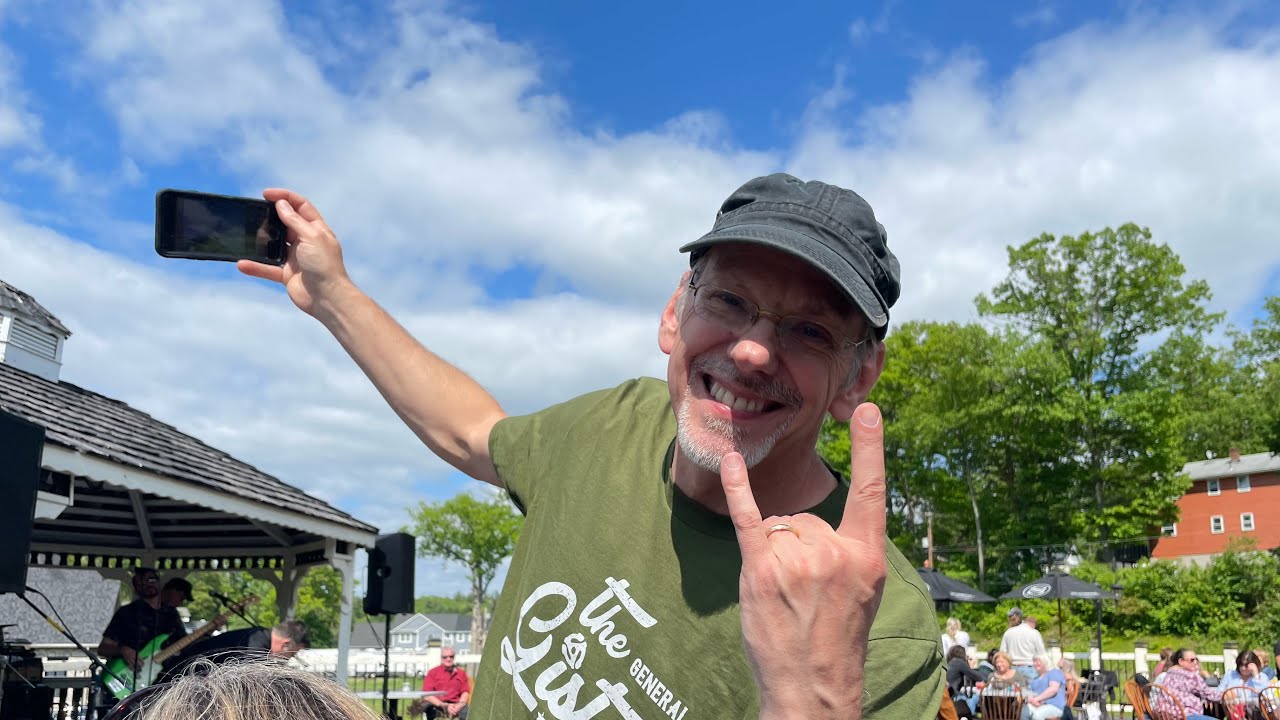 General Gist Sunday Funday at The Brass Rail - YouTube