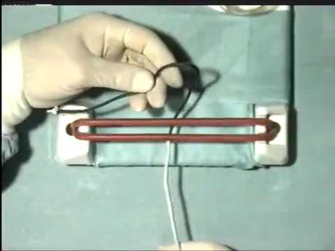 One handed Reef Knot Basic Surgery Skills - YouTube