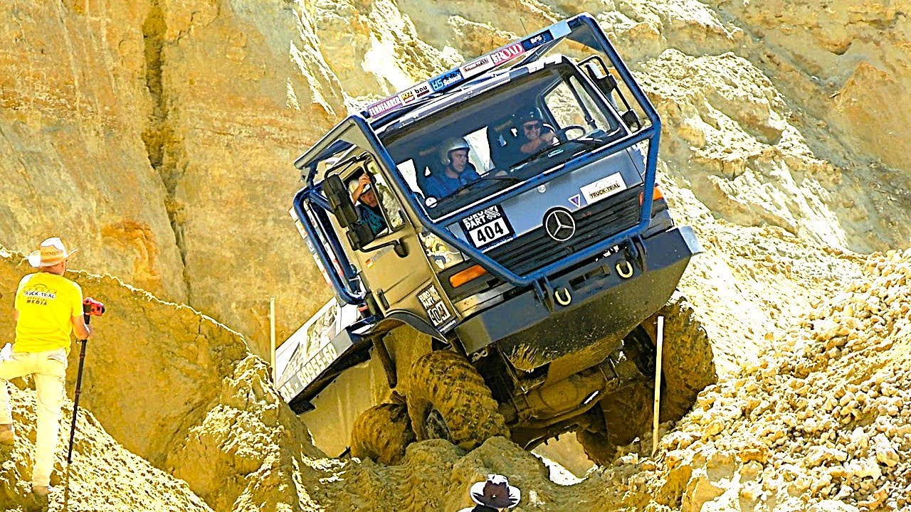 Off-Road GIANT Mercedes-Benz 8x8 AWD / Truck Trial Mont-Saint-Guibert ...