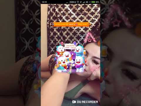 Cewek sexy tetek gede melorot