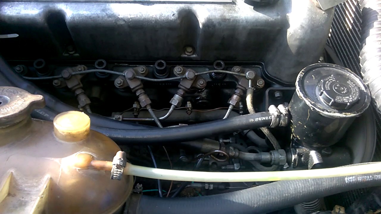 Nissan LD 28 En BMW - YouTube