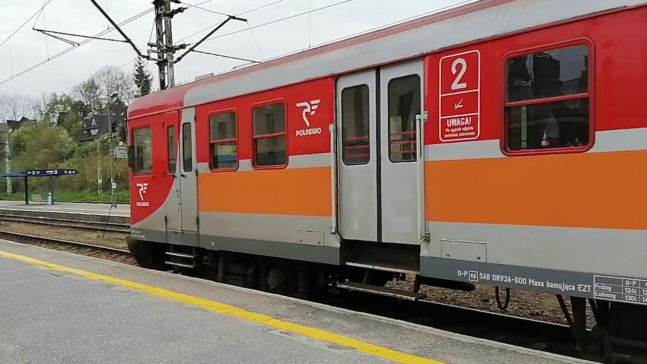 EN57-1282 w barwach POLREGIO z Zakopanego do Krakowa Głównego. - YouTube