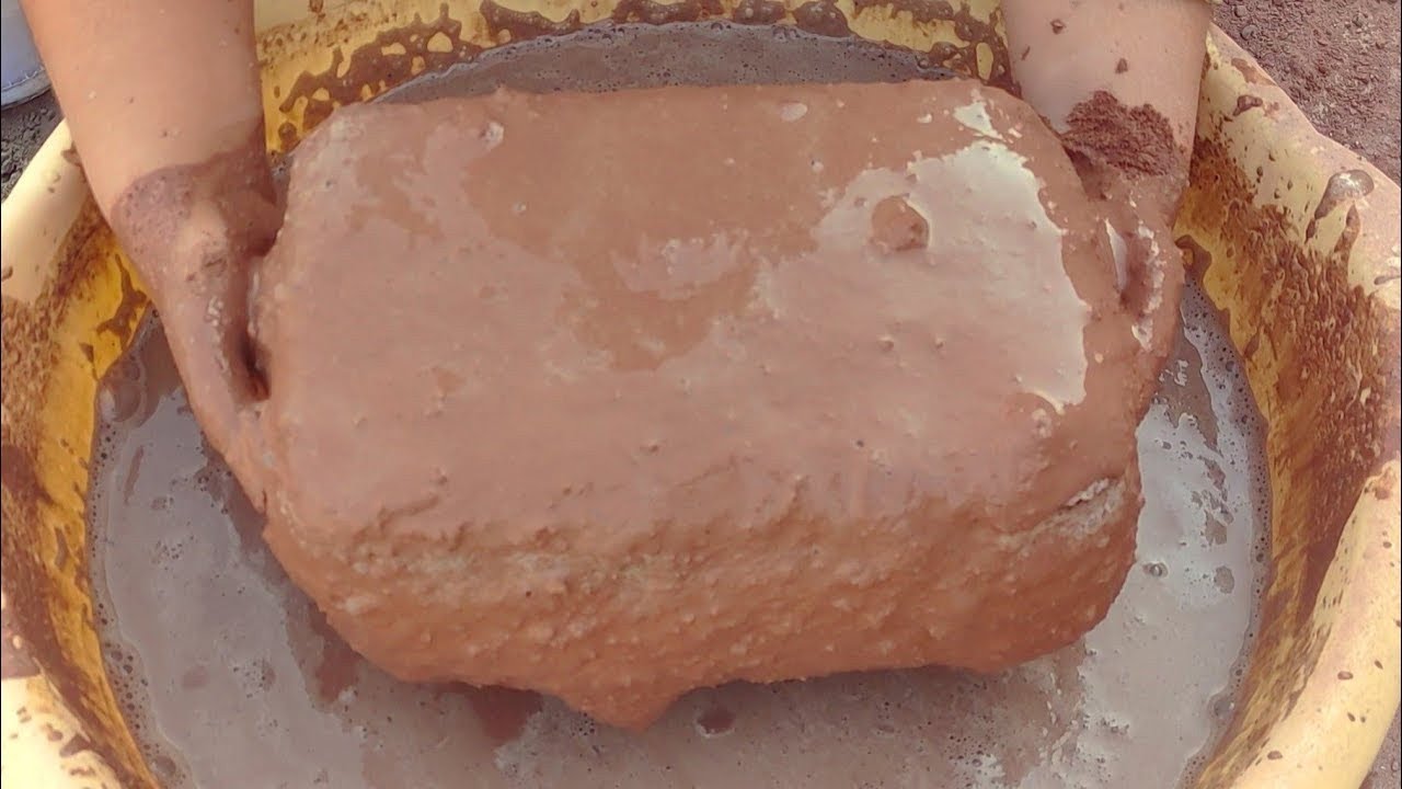 ASMR: soft dusty gritty red sand crispy huge slabs crumble in water ...