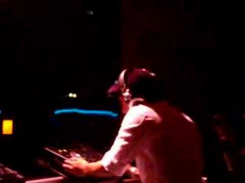 DJ Isaac Escalante - Zambomba I - Dän - YouTube