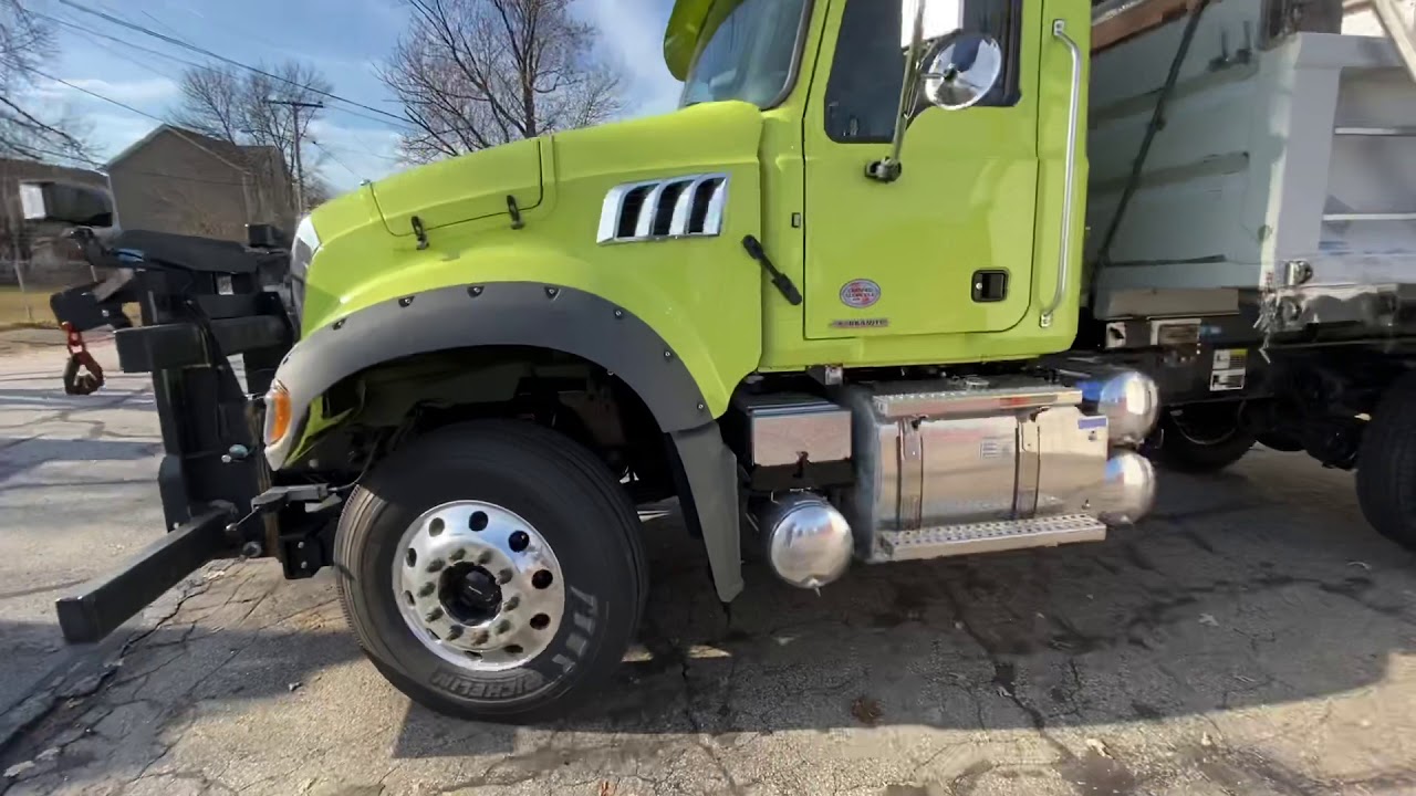 Walk around of a 2019 Mack Granite - YouTube
