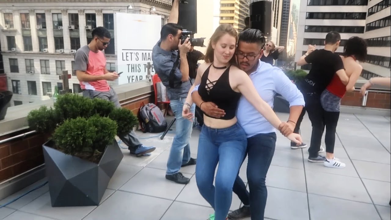 Bachata Sensual On The Roof Top Of Times Square Nyc Youtube