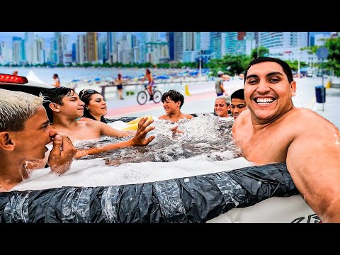 LEVEI TODOS OS MOLEQUES NA PISCINA MÓVEL