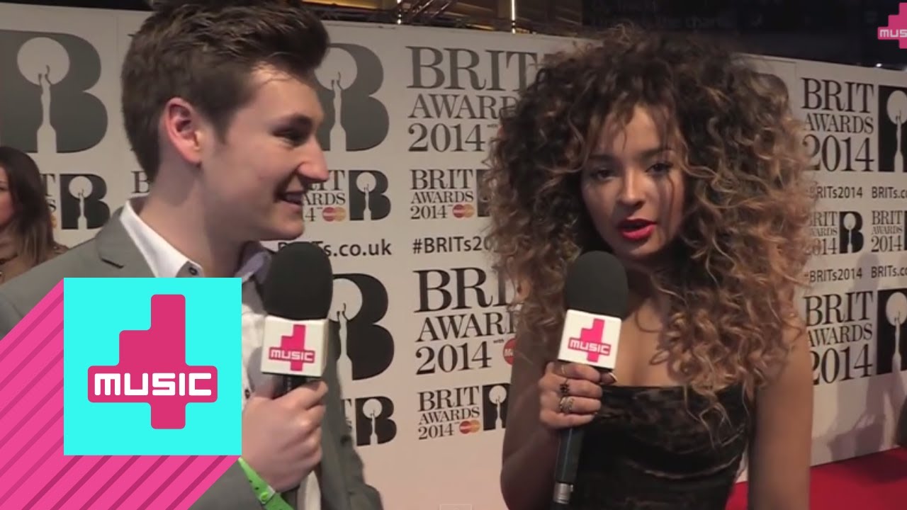 Ella Eyre, Pixie Lott, Chloe Howl talk style | BRIT Awards 2014 - YouTube