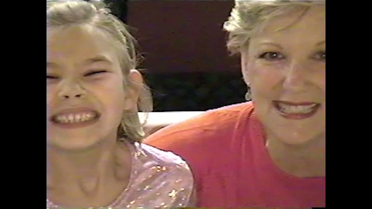 Allison Asarch - Neon Nobody (Official Music Video) - YouTube