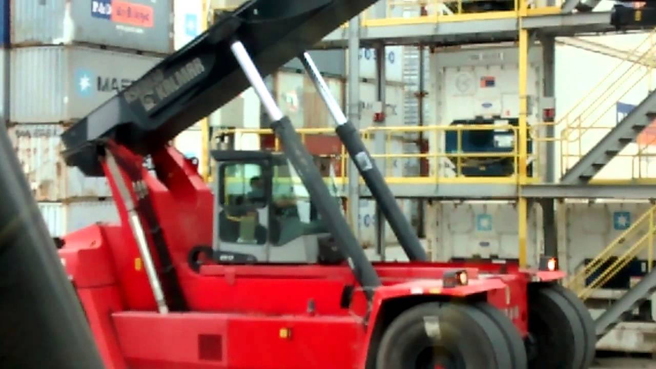 Reach stacker operation - YouTube