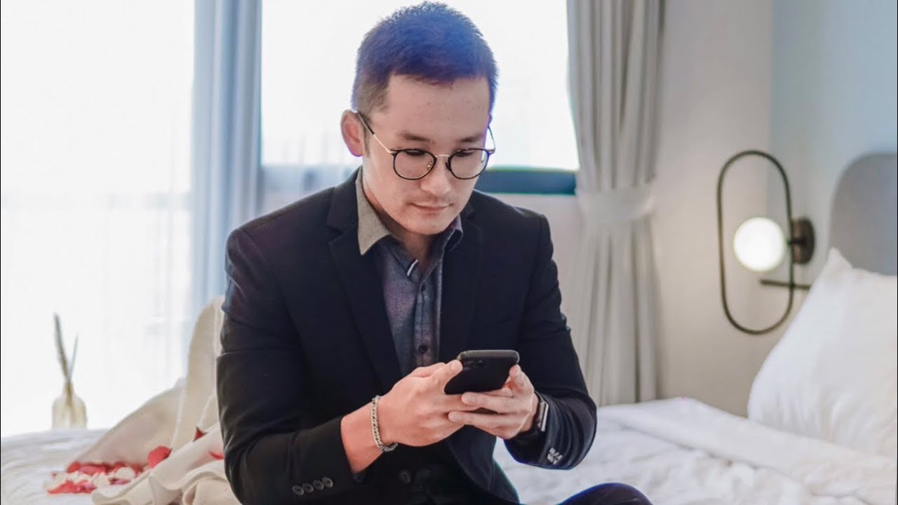 EMKA Lodge Studio Room Apartement Surabaya - YouTube