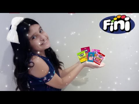 EXPERIMENTANDO BALAS FINI | Bella Menezes