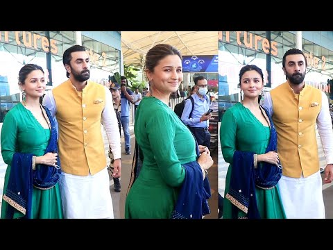 Alia Bhatt Pregnancy Weight Gain Wid Baby Bump Visible With RK Fly Ujjain For Brahmastra Promotions