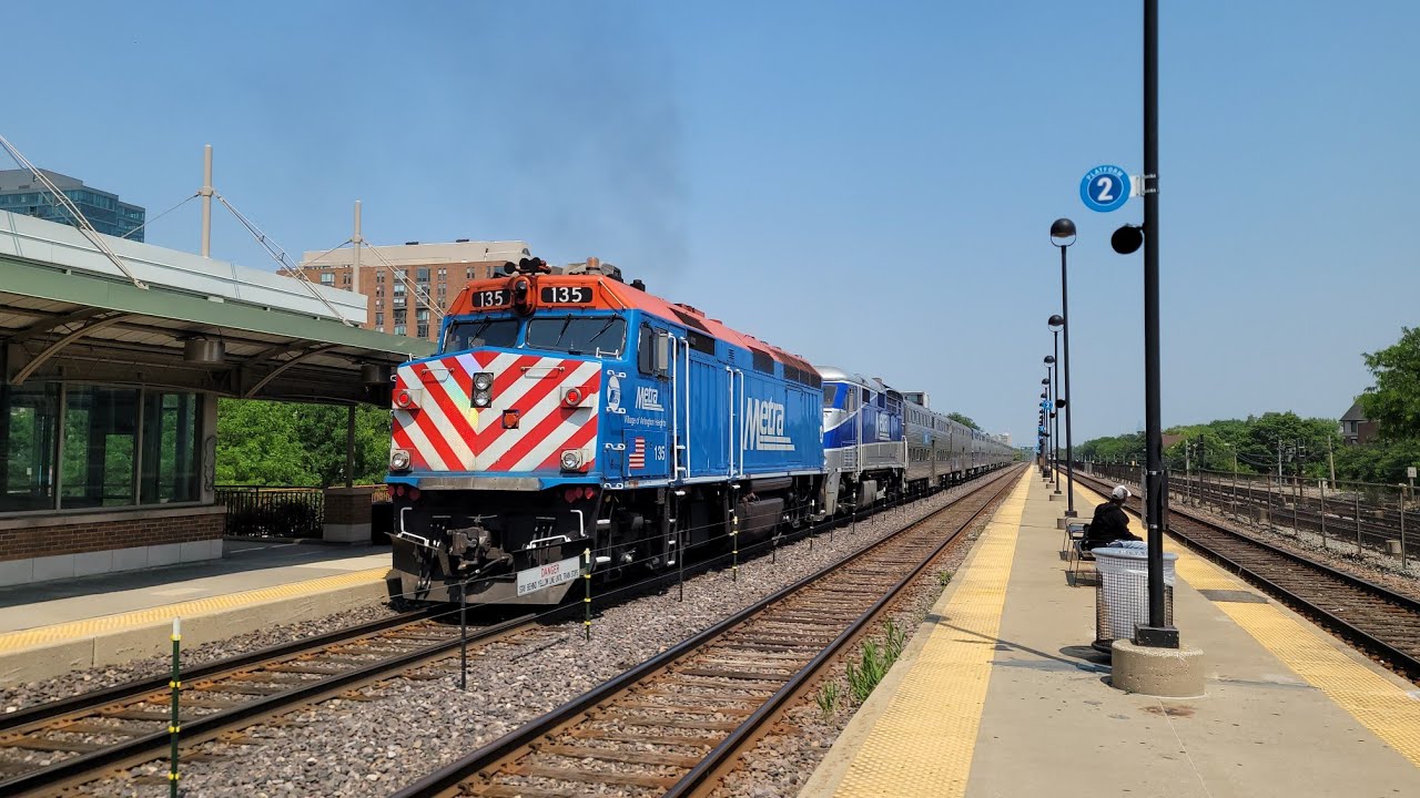Metra UP West Line train #50 going through Oak Park, IL. - YouTube