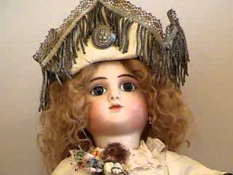Automaton of a Court Jester playing with a flying pig marionette - YouTube