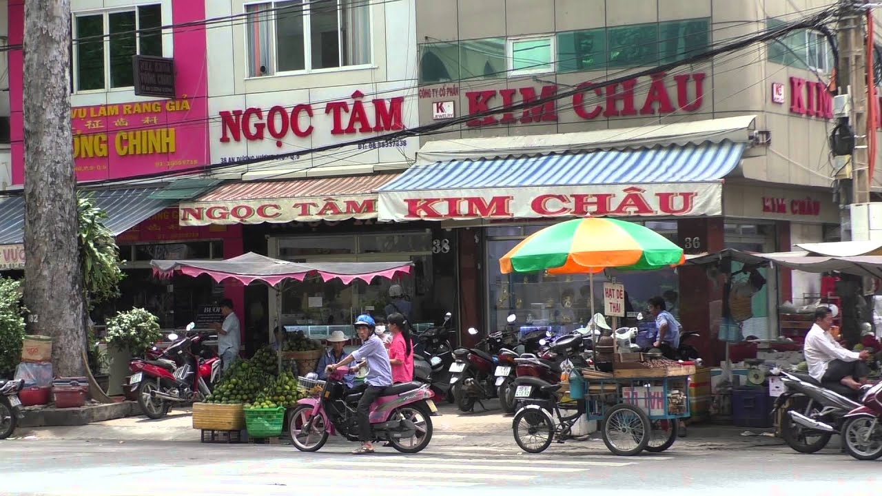 Cho An Dong, 34-36 An Duong Vuong, P.9, Q5 - YouTube