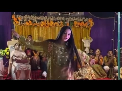 #Pakistani #tiktoker girl Mano dance video viral maira Dil ye pukary ...