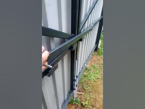 Засов для ворот. - YouTube