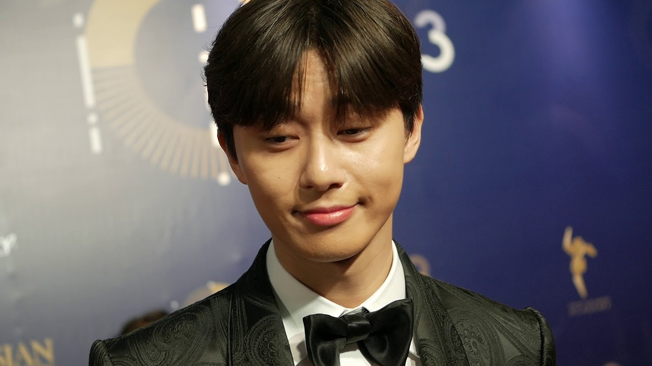190317 Park Seo Jun Hong Kong Asia Film Awards red carpet interview ...