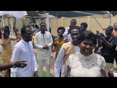 Prophet David Kankam takes the Dance floor at Daughter’s Marriage ...