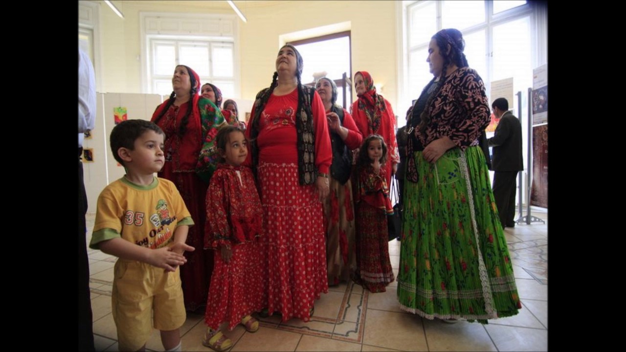 Neamurile de rromi Pleșcan Mirela Georgiana - YouTube