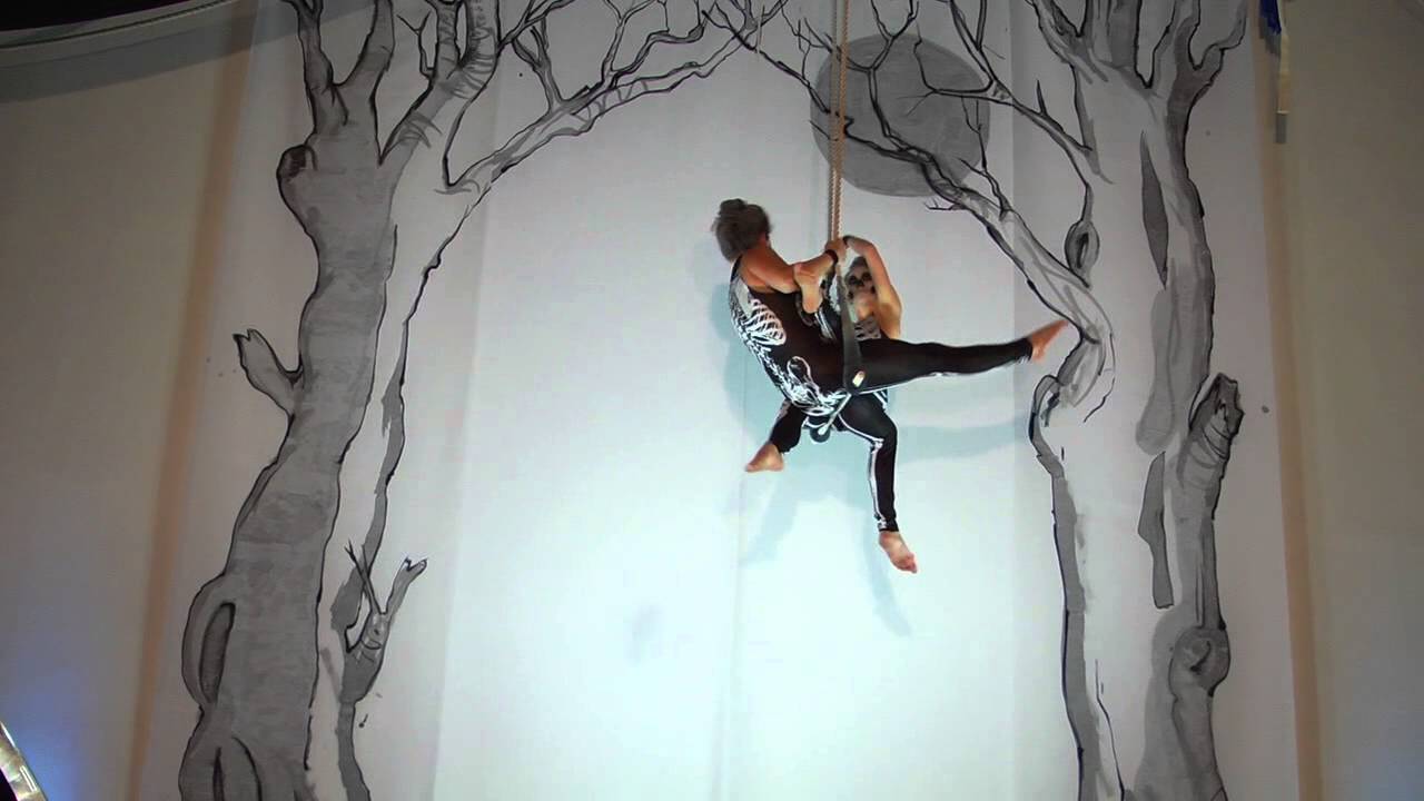 Halloween Showcase - Skeletons on Trapeze - YouTube