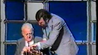 Mark Raffles, magician famous for his pickpocket and magic disappearing ...