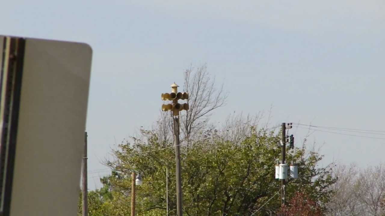 Federal Signal 2T22 Alert Moore, OK - YouTube