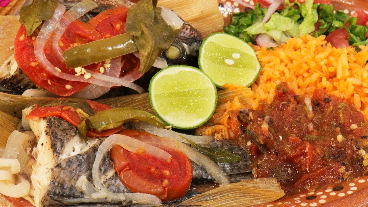 Pescado en hoja de maíz - YouTube