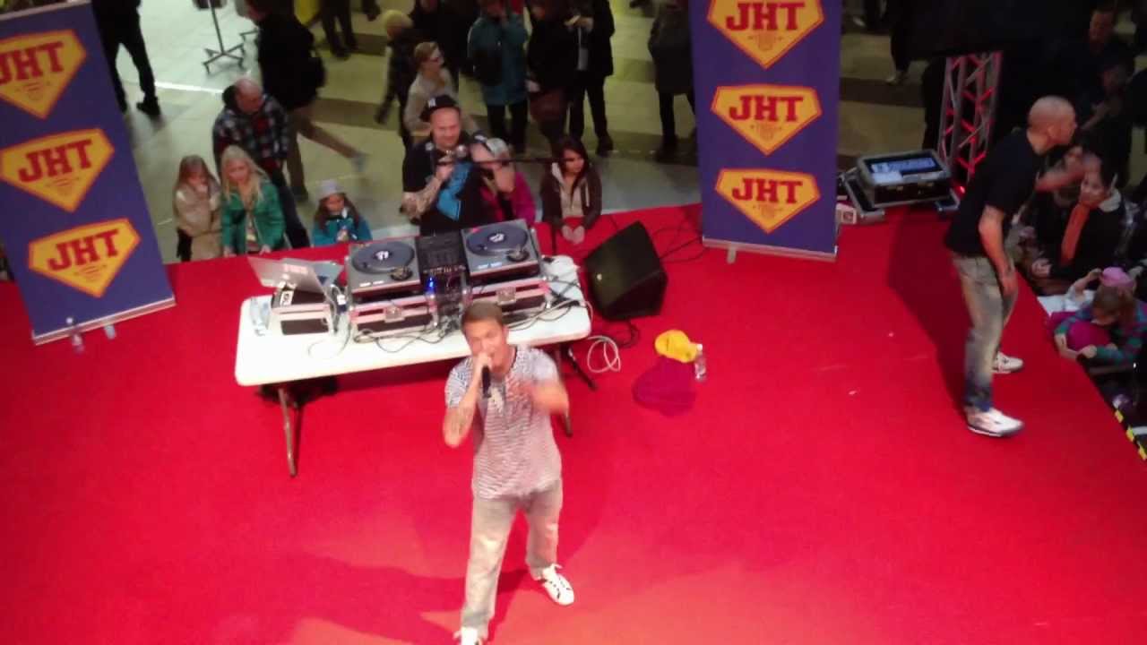 Cheek - Sokka Irti @ Kamppi, Helsinki 13.4.2012 - YouTube