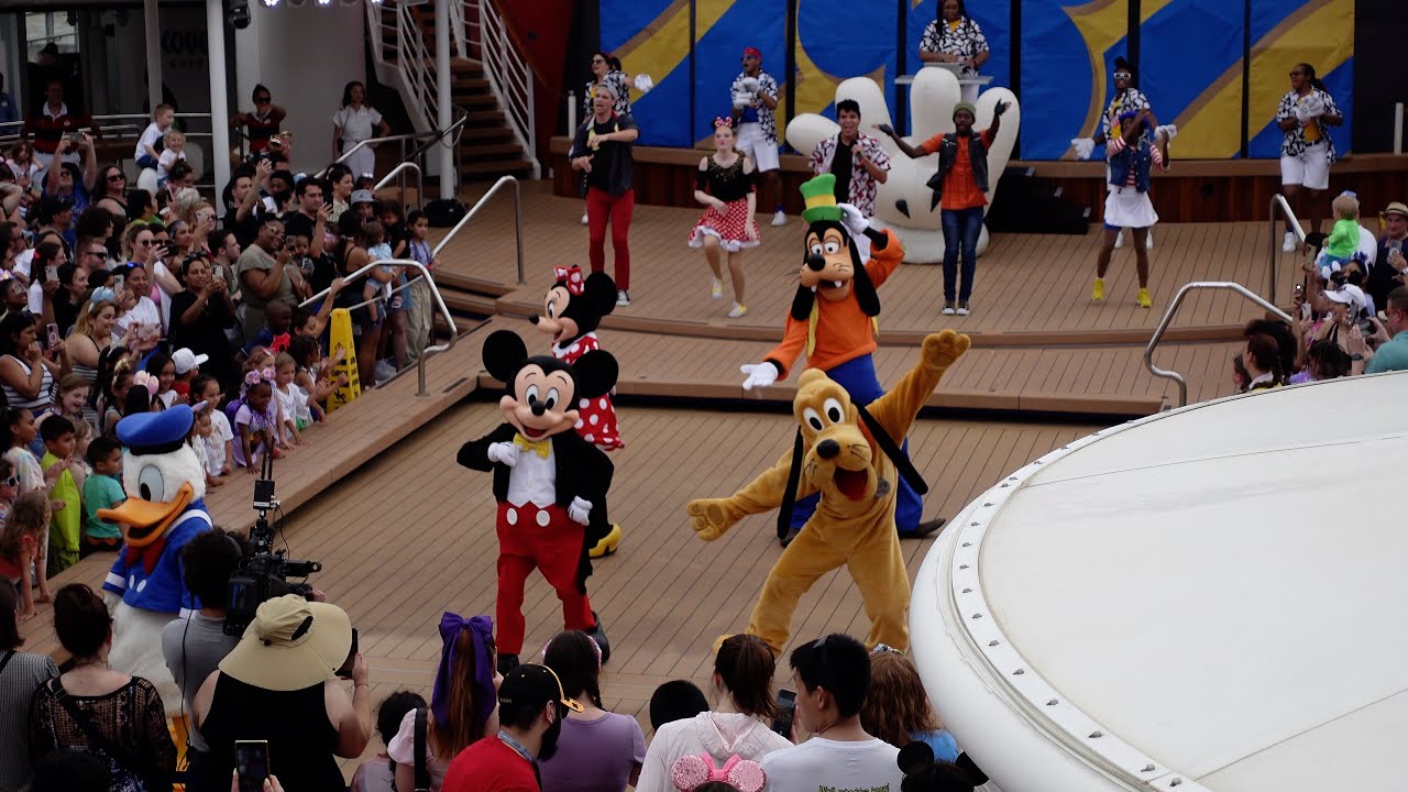 Disney Magic: Mickey's Sail-A-Wave Party! - YouTube