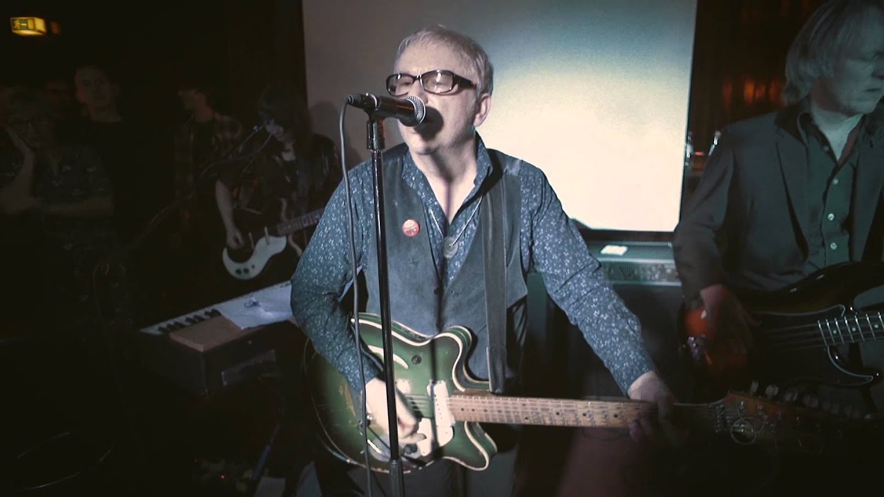Wreckless Eric & Band perform "Whole Wide World" - King Georg - YouTube