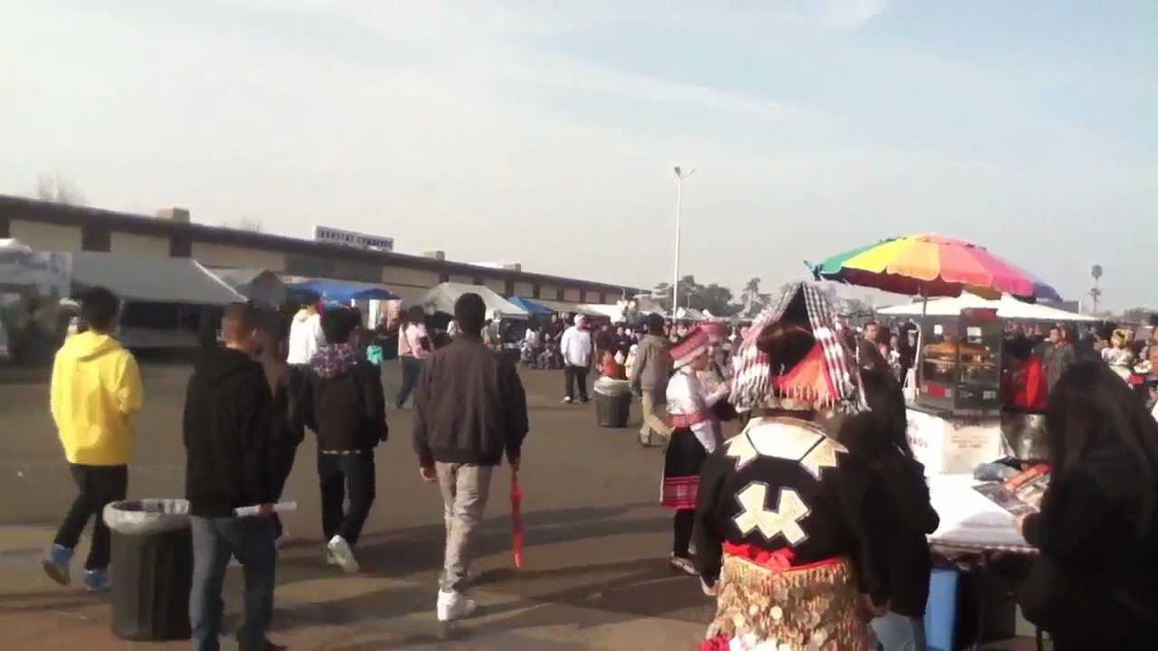 Fresno Hmong New Year Fight 2012 - YouTube