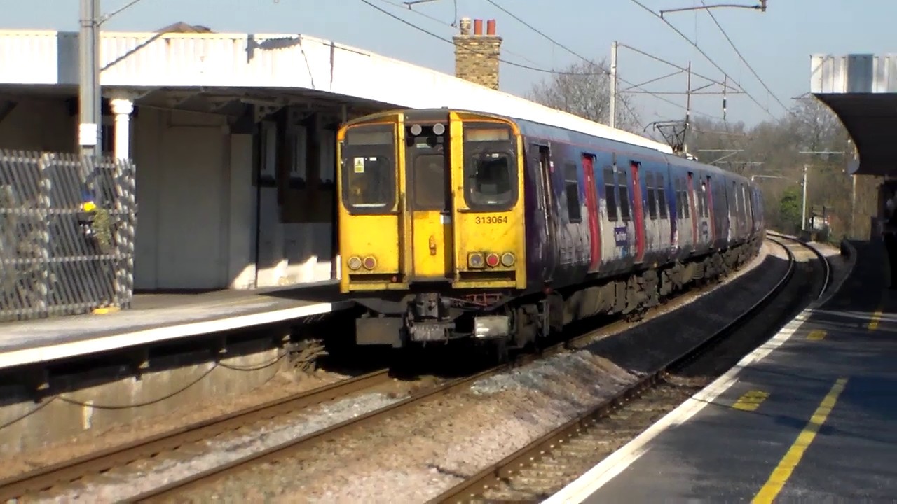 Class 313/0 313061 + 313064 at Enfield Chase - YouTube