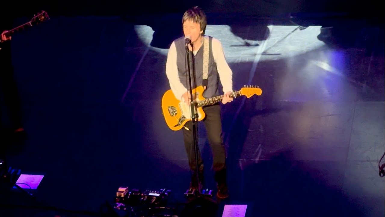 Johnny Marr - How Soon Is Now? & Easy Money - Live at the Majestic ...