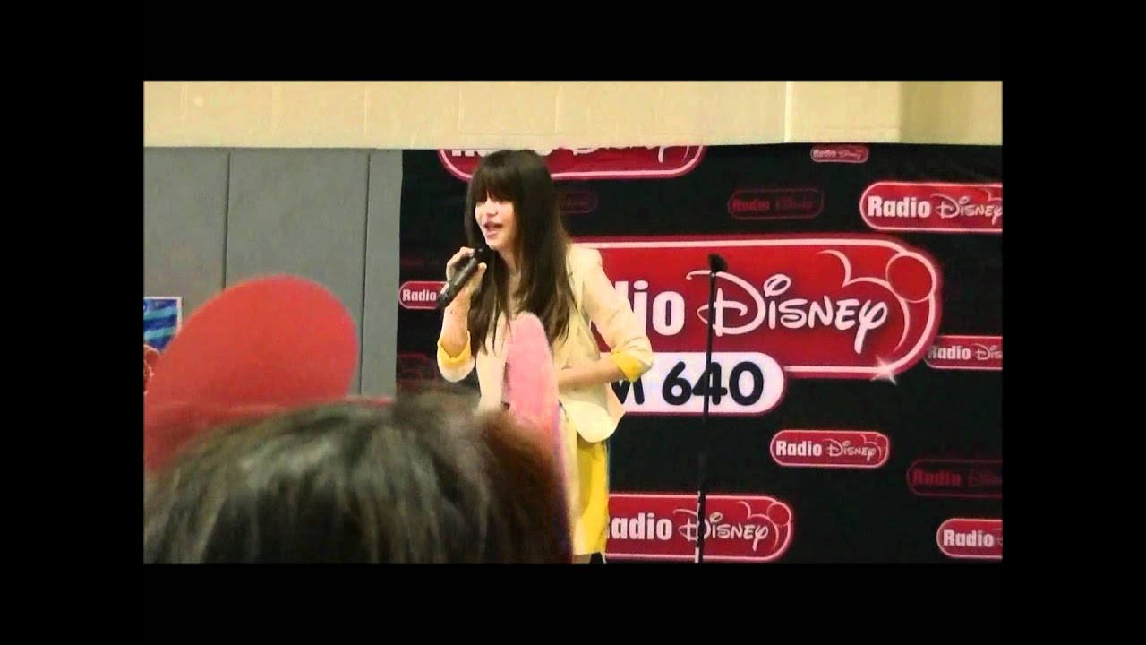 Shealeigh singing Perfect by P!nk (6th song) - YouTube