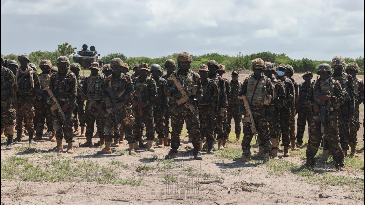 KDF Officers show their advanced military combat skills - YouTube