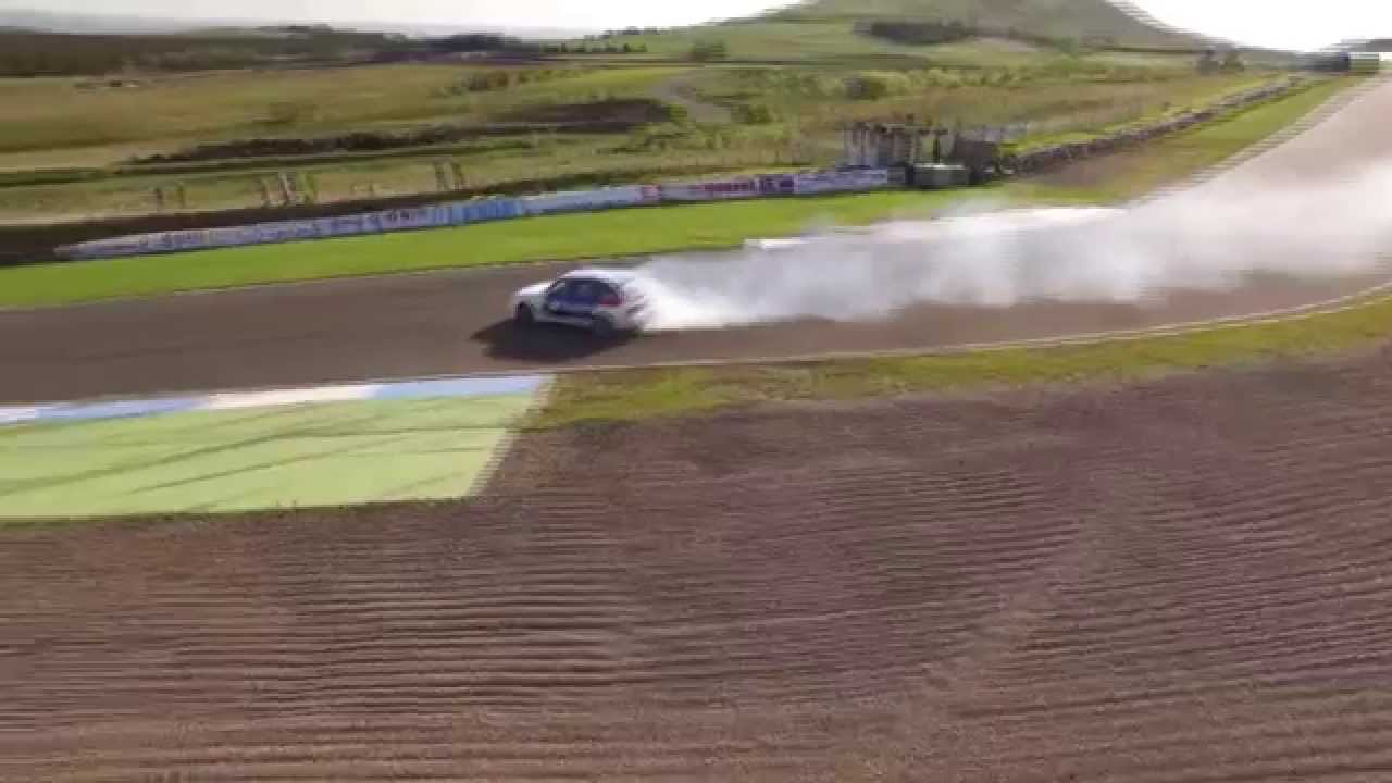 Fraser Stark BMW E30 Drifting at Knockhill - YouTube