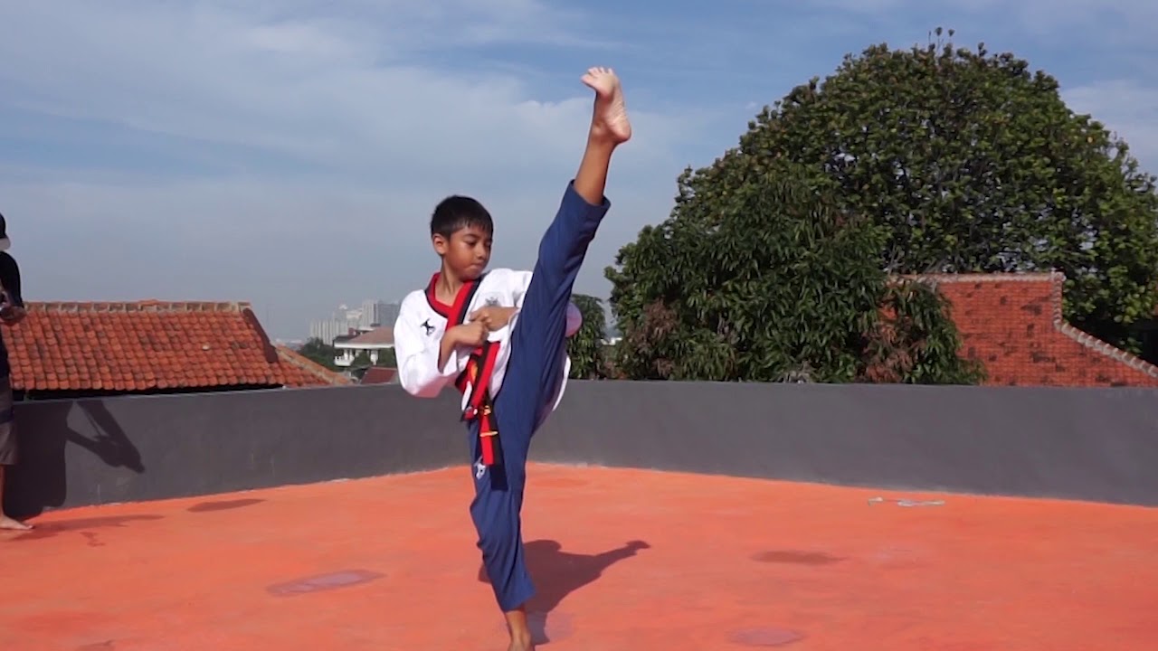 Taekwondo Poomsae Taegeuk 4 Step by Step | TUTORIAL - YouTube