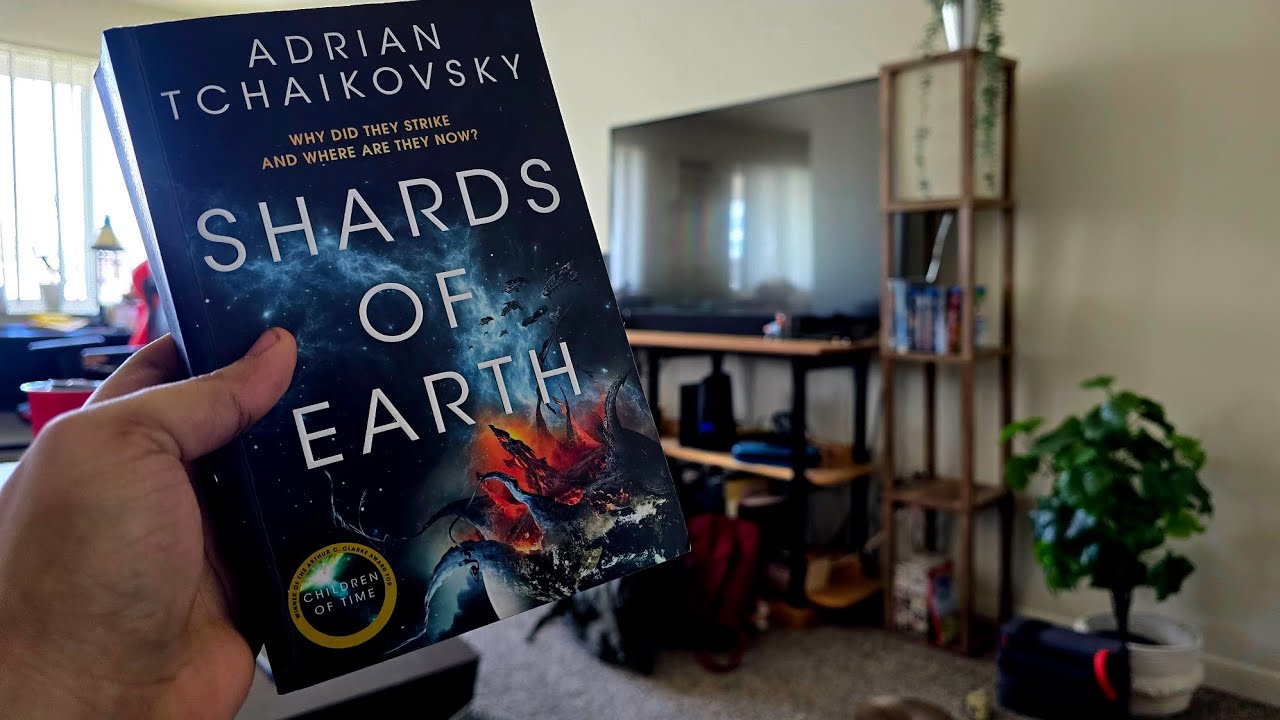 Review: "Shards of Earth" by Adrian Tchaikovsky (The Final Architecture ...