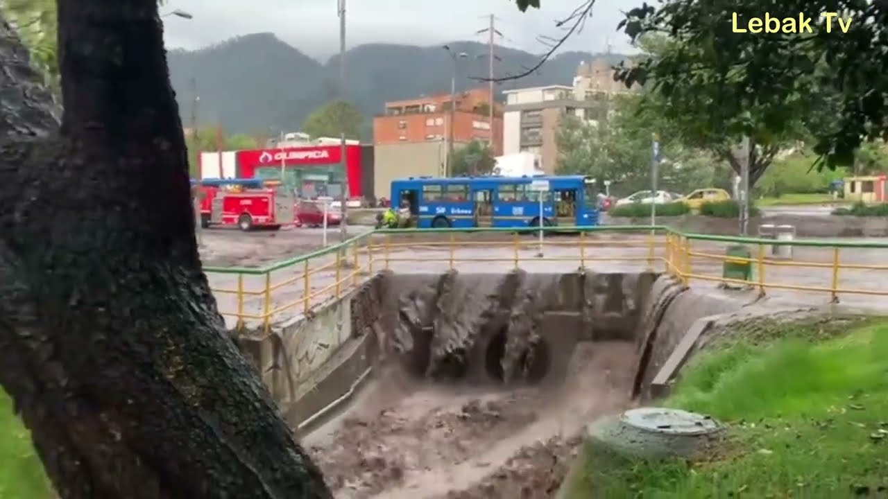 Colombia turning into an ocean! Flash floods and landslides Hits Bogota ...