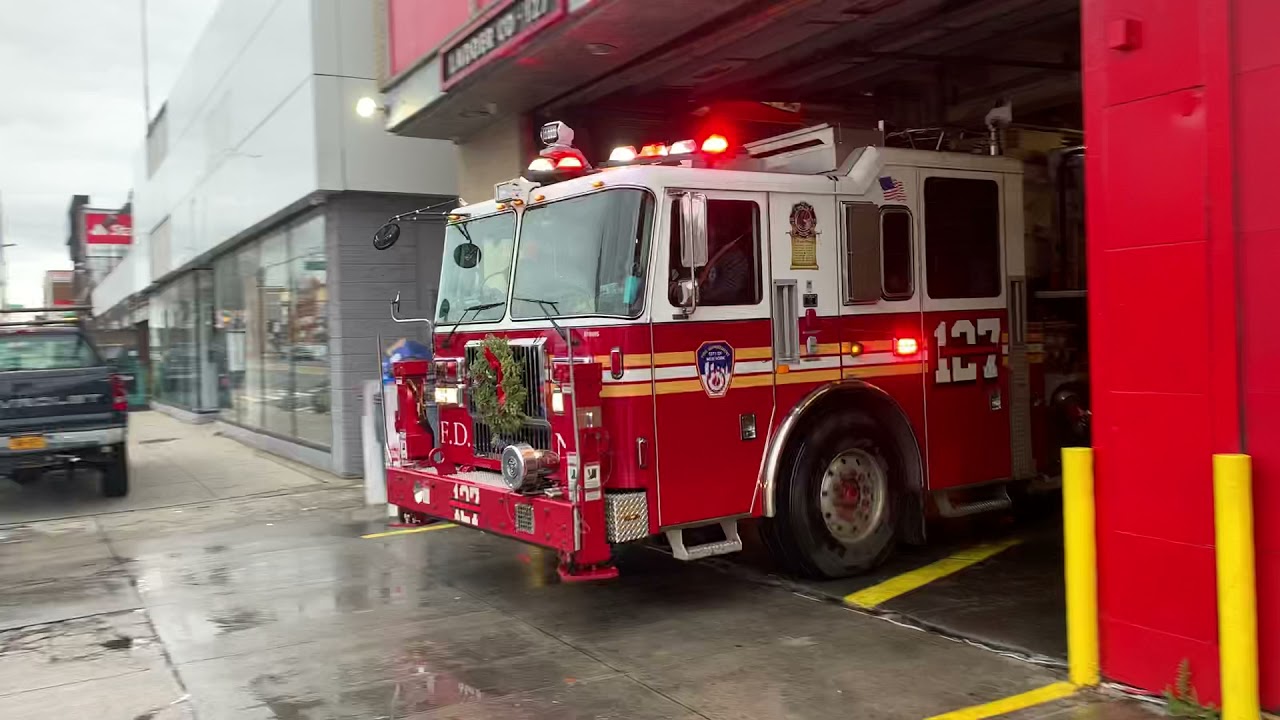FDNY E298 & TL127 responding to a class 3 - 12/19/21 - YouTube